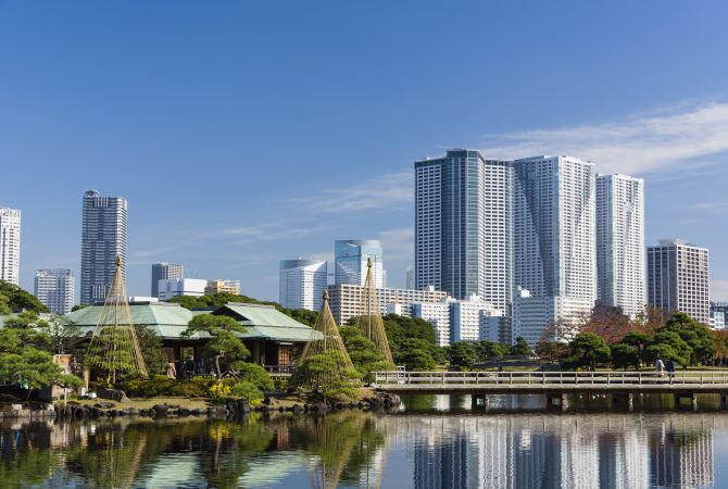 Route 2: Shinjuku, the center of Tokyo! Learn about Japan's trends in ...